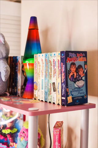 22 PERFECT PIECES FOR A NOSTALGIA CORE BEDROOM - Nostalchicks