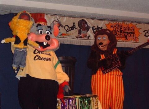 15 REASONS WHY CHUCK E. CHEESE'S IS THE COOLEST PLACE IN THE 80'S AND ...