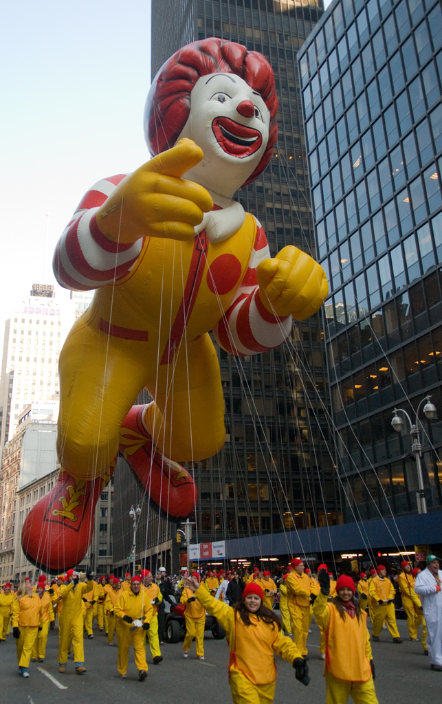 13 MOST ICONIC PARADE FLOATS - Nostalchicks