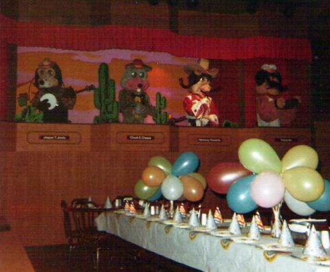 15 REASONS WHY CHUCK E. CHEESE'S IS THE COOLEST PLACE IN THE 80'S AND ...