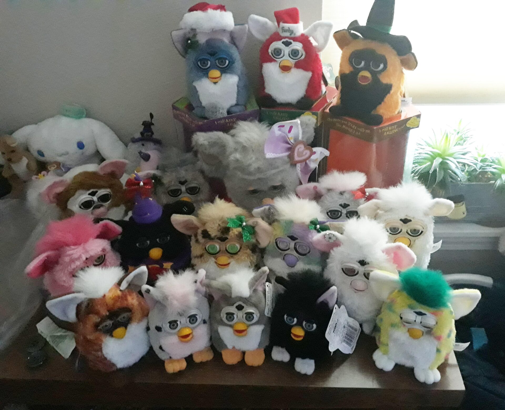 7 REASONS WE ALL WANTED A FURBY - Nostalchicks