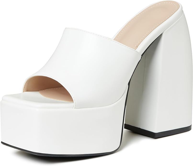 13 Y2K METALLIC STYLE INSPIRED ITEMS - Nostalchicks