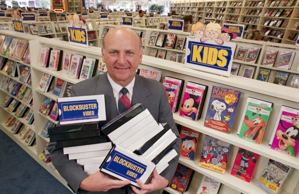 13 THINGS WE MISS THE MOST ABOUT BLOCKBUSTER - Nostalchicks