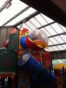 11 THINGS WE MISS MOST ABOUT PLAYING AT MCDONALDS PLAY PLACE - Nostalchicks