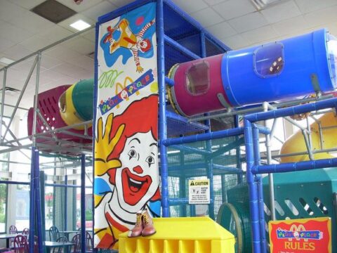 11 THINGS WE MISS MOST ABOUT PLAYING AT MCDONALDS PLAY PLACE - Nostalchicks