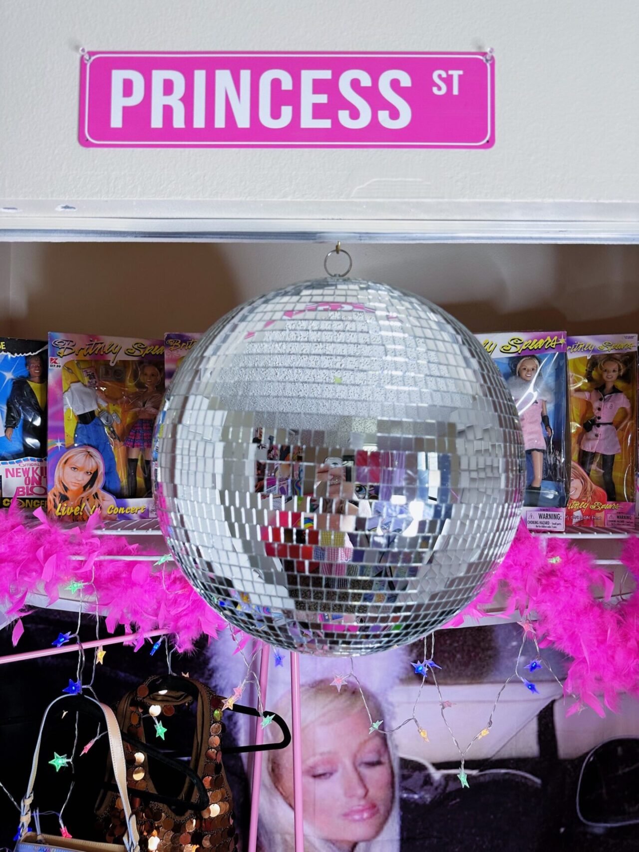 MY Y2K ROOM TOUR - Nostalchicks