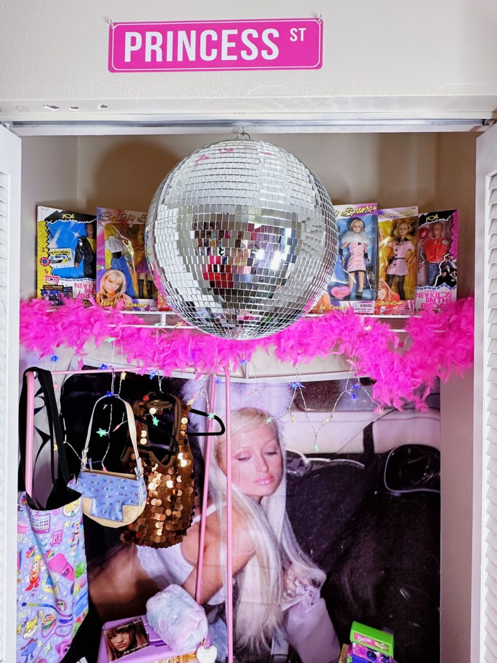 MY Y2K ROOM TOUR - Nostalchicks