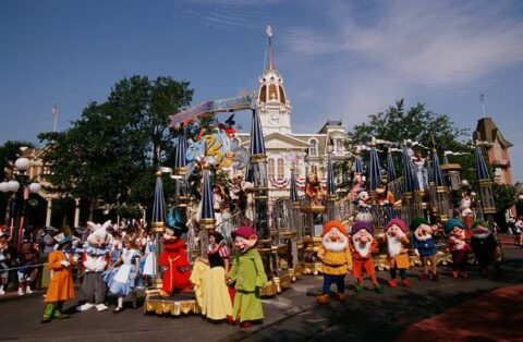 11 THINGS WE WISH WE GOT TO EXPERIENCE AT DISNEY WORLDS 25TH ANNIVERSARY - Nostalchicks