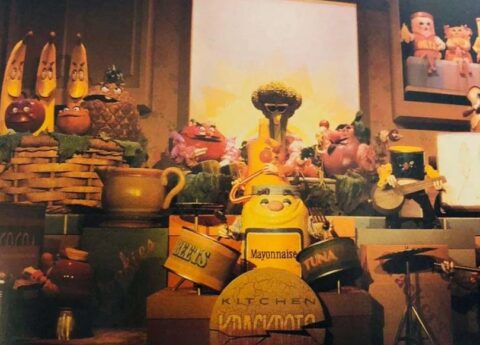 22 THROWBACK IMAGES AT DISNEY WORLDS EPCOT - Nostalchicks