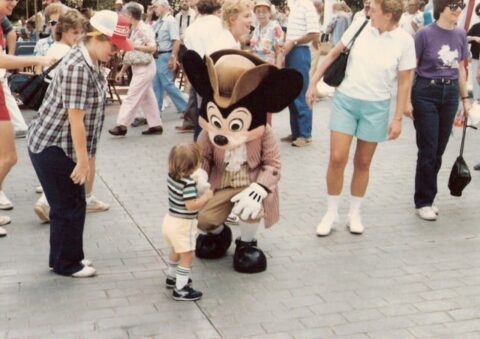 22 THROWBACK IMAGES AT DISNEY WORLDS EPCOT - Nostalchicks