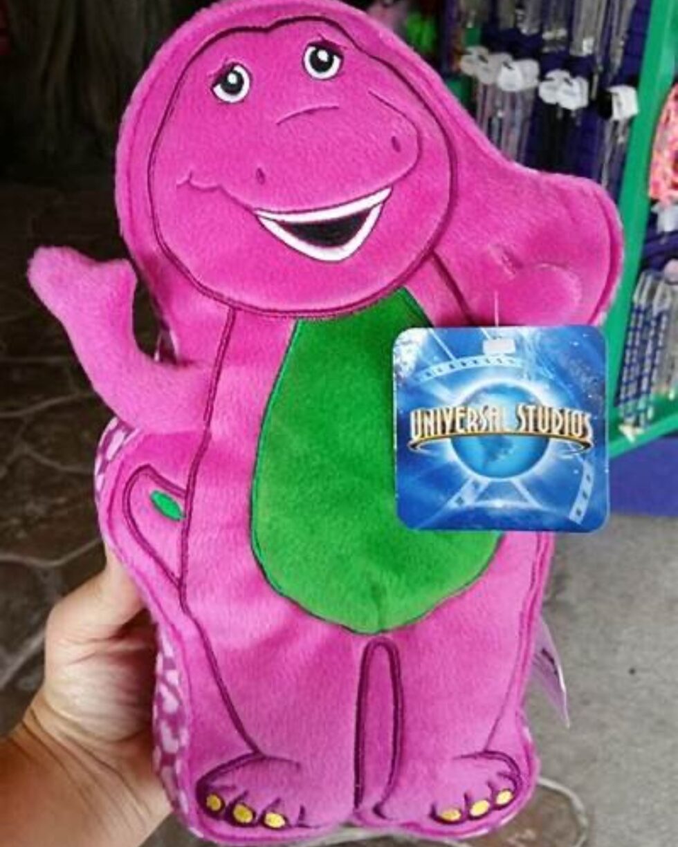 BARNEY AT UNIVERSAL STUDIOS - Nostalchicks