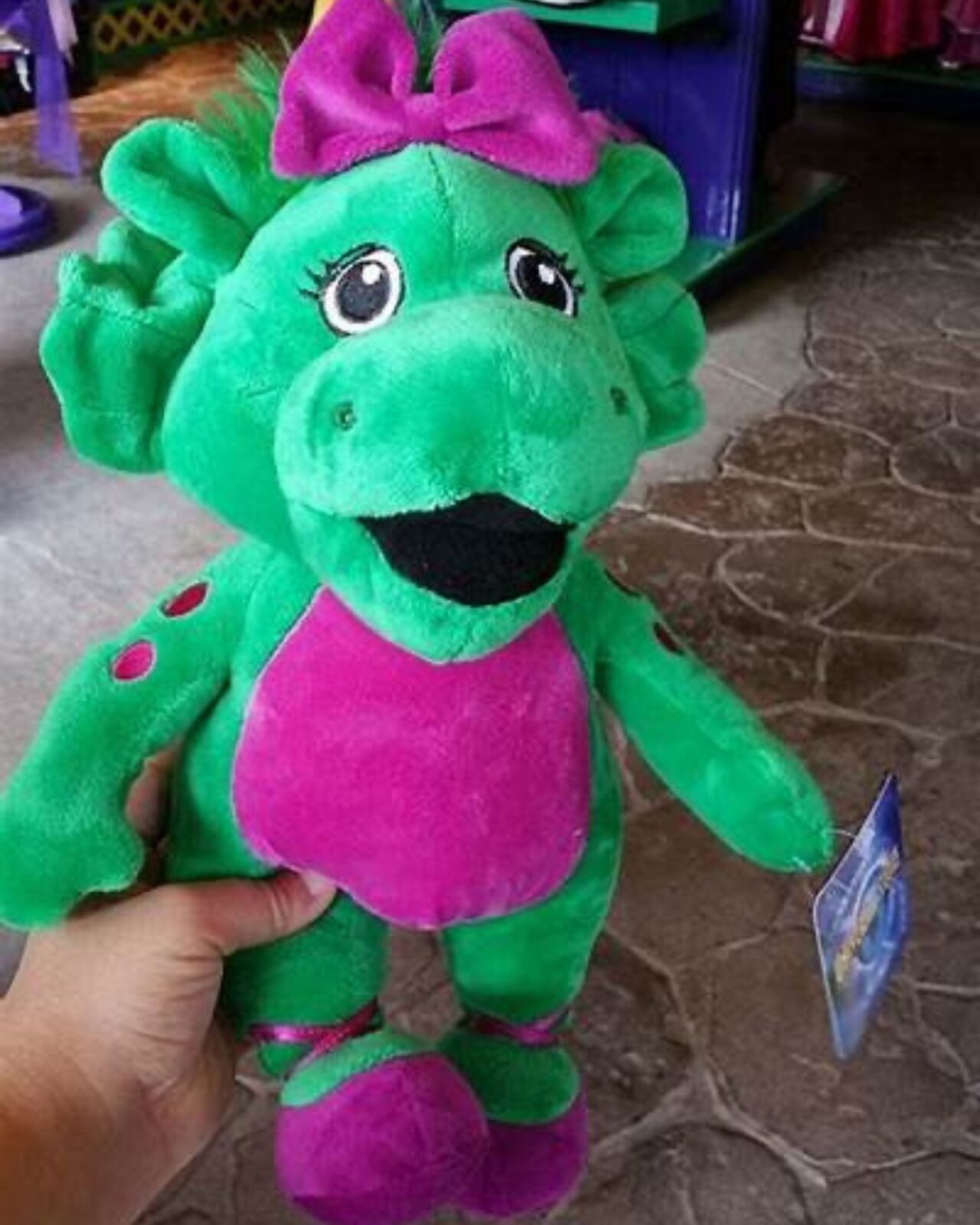 BARNEY AT UNIVERSAL STUDIOS - Nostalchicks