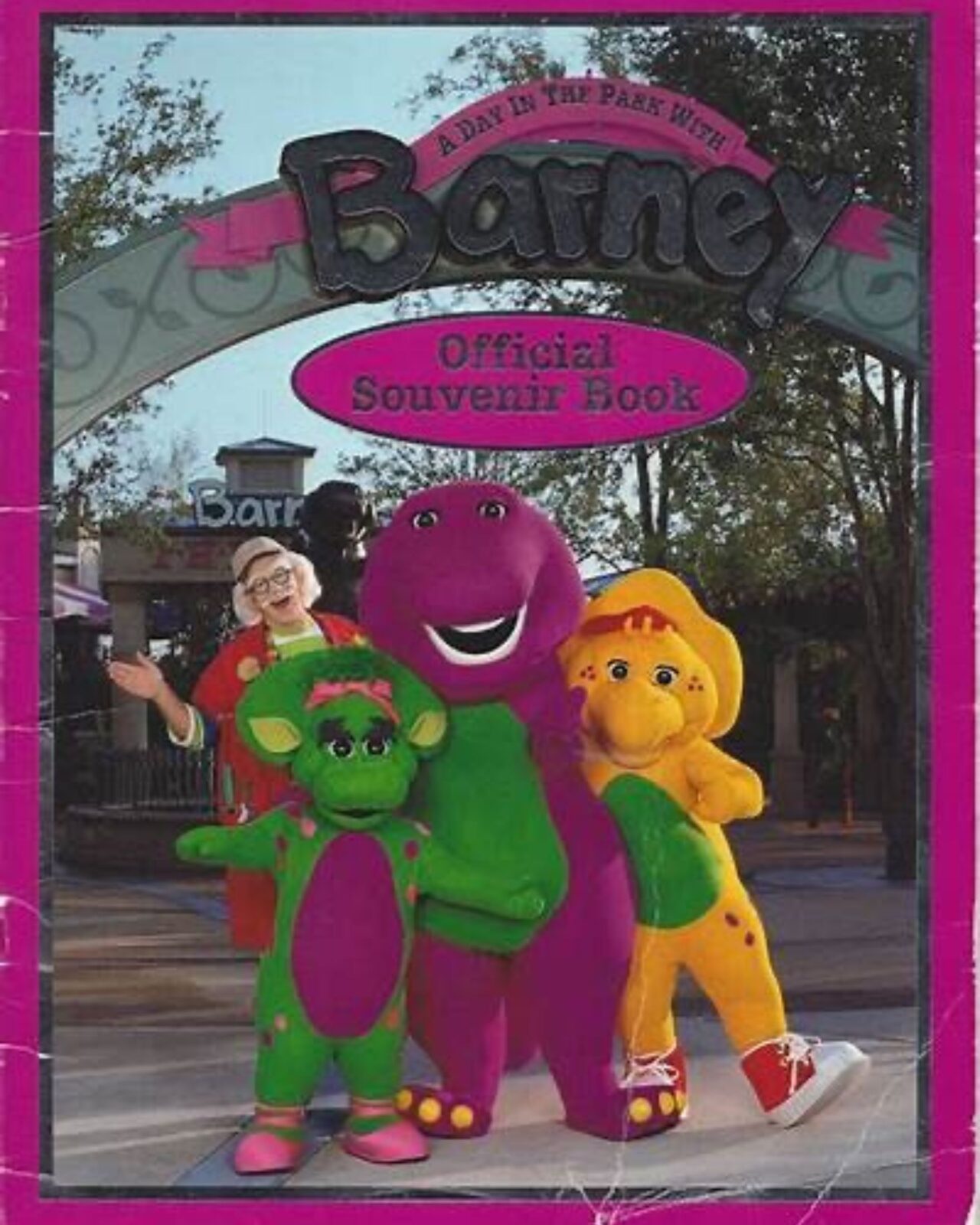 BARNEY AT UNIVERSAL STUDIOS - Nostalchicks