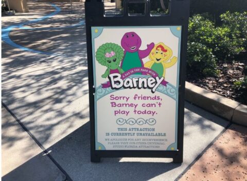 BARNEY AT UNIVERSAL STUDIOS - Nostalchicks