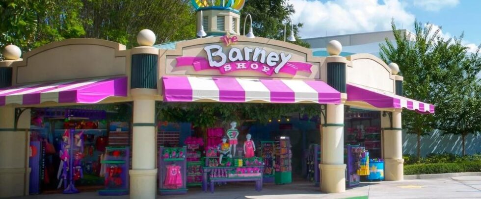 BARNEY AT UNIVERSAL STUDIOS - Nostalchicks