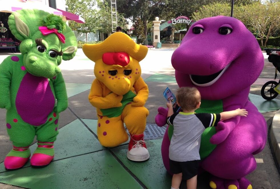 BARNEY AT UNIVERSAL STUDIOS - Nostalchicks