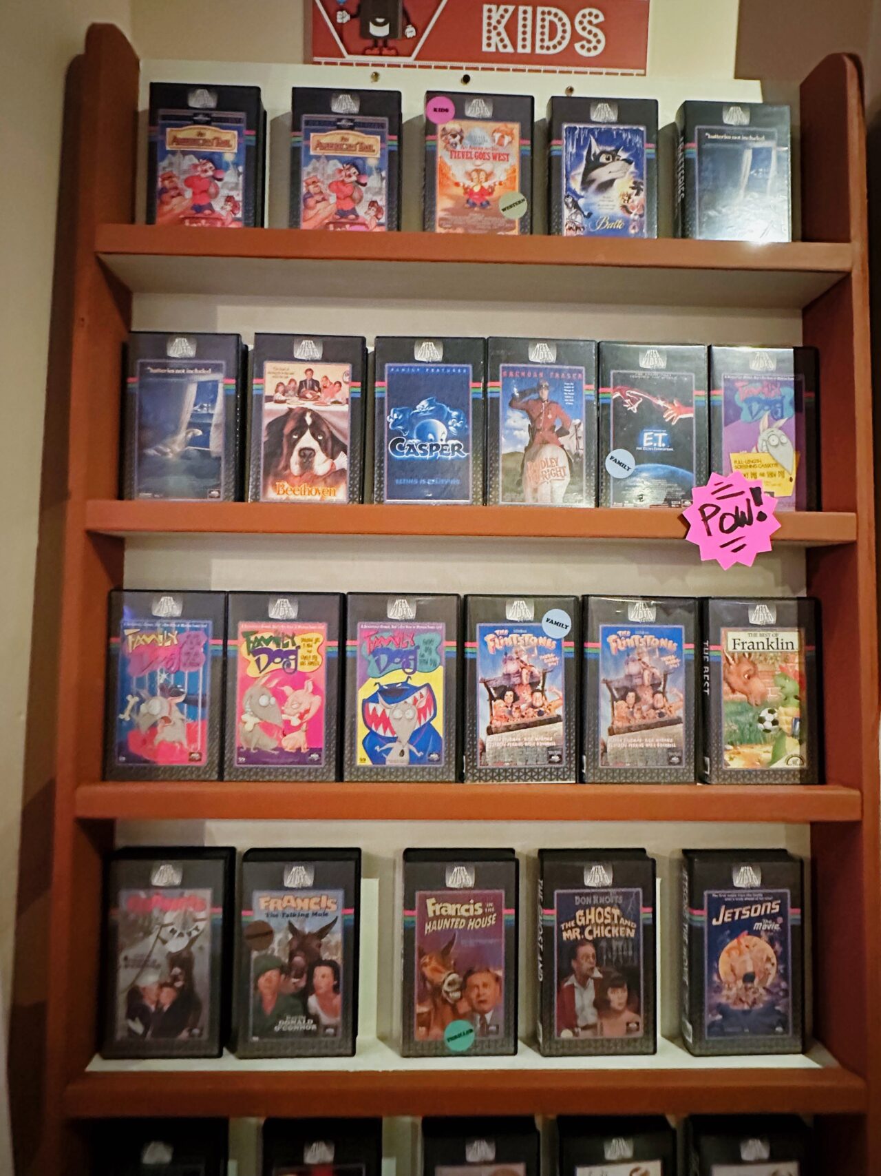 INSIDE UNIVERSAL STUDIOS TRIBUTE STORE SUMMER 2024 - Nostalchicks