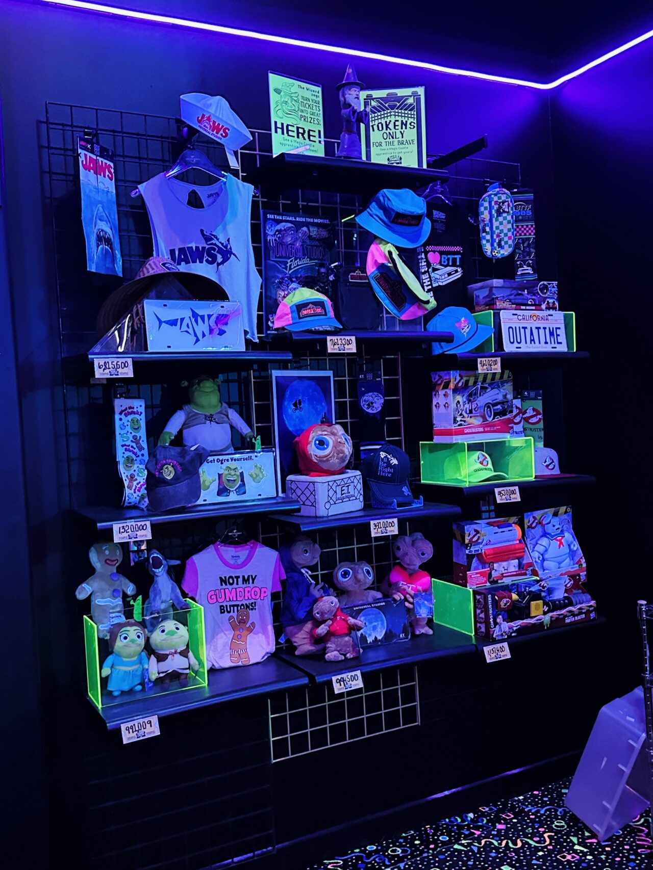 INSIDE UNIVERSAL STUDIOS TRIBUTE STORE SUMMER 2024 - Nostalchicks